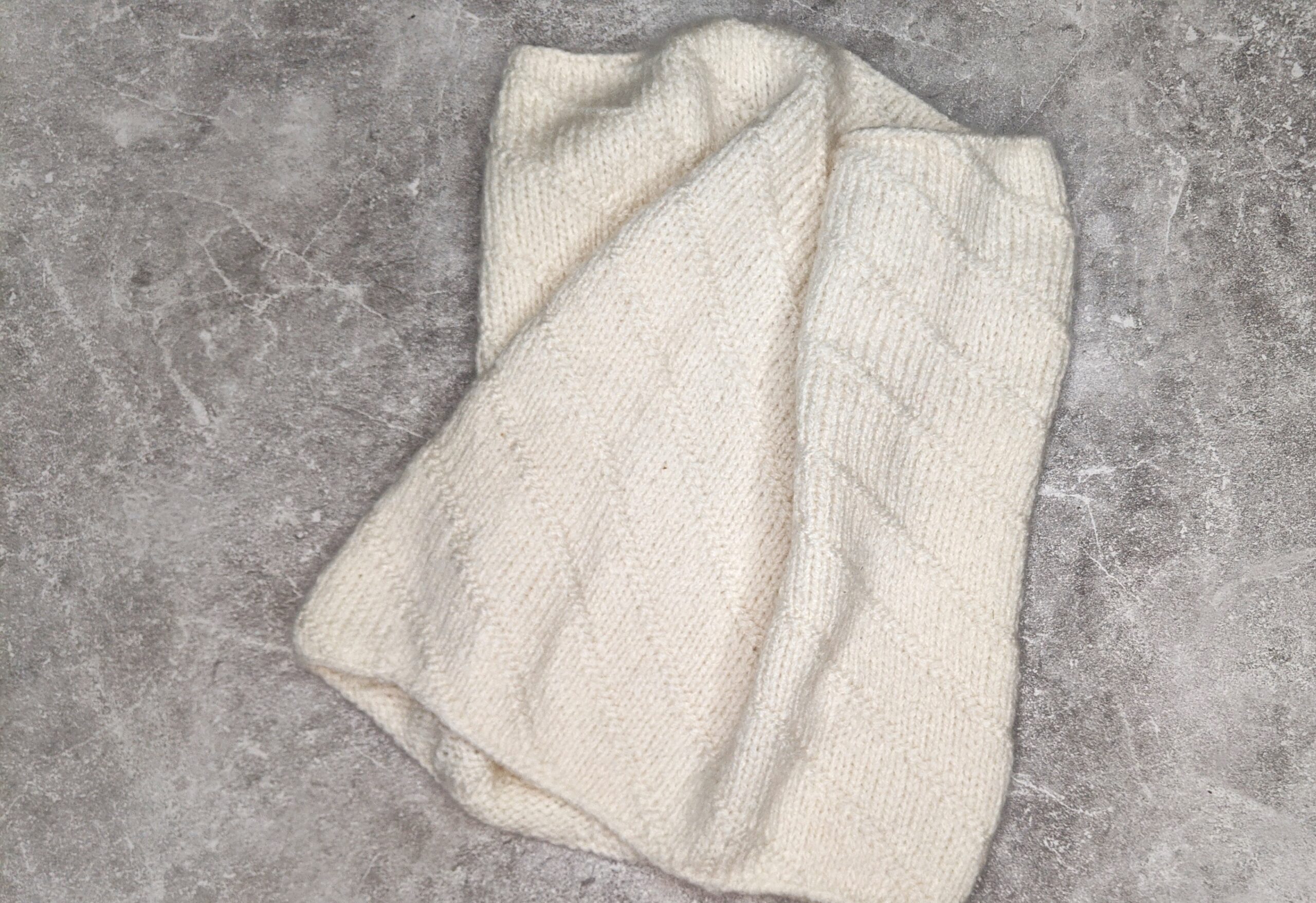 Strickanleitung Loop mit Spiralmuster - DIYCTATORS