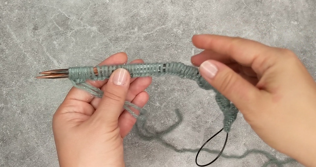 Strickanleitung Loop mit Spiralmuster - DIYCTATORS